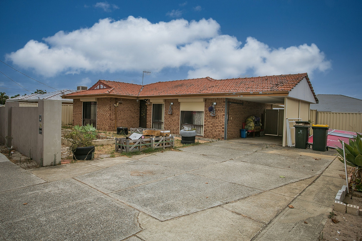 Well Connected 3x1 Home Zoned R20 50 Loads Of Potential HouseSmart