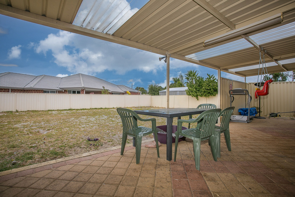 Well Connected 3x1 Home Zoned R20 50 Loads Of Potential HouseSmart